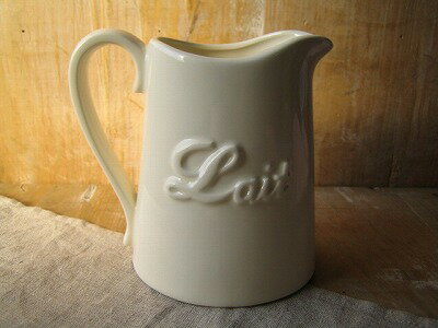 【STUDIO M'】CREAMWARE ミルクピッチャー-------------------------------------------スタジオエムより、エンボス加工がポイントクリームウェアシリーズのご紹介です。□サイズコーヒーマグ...