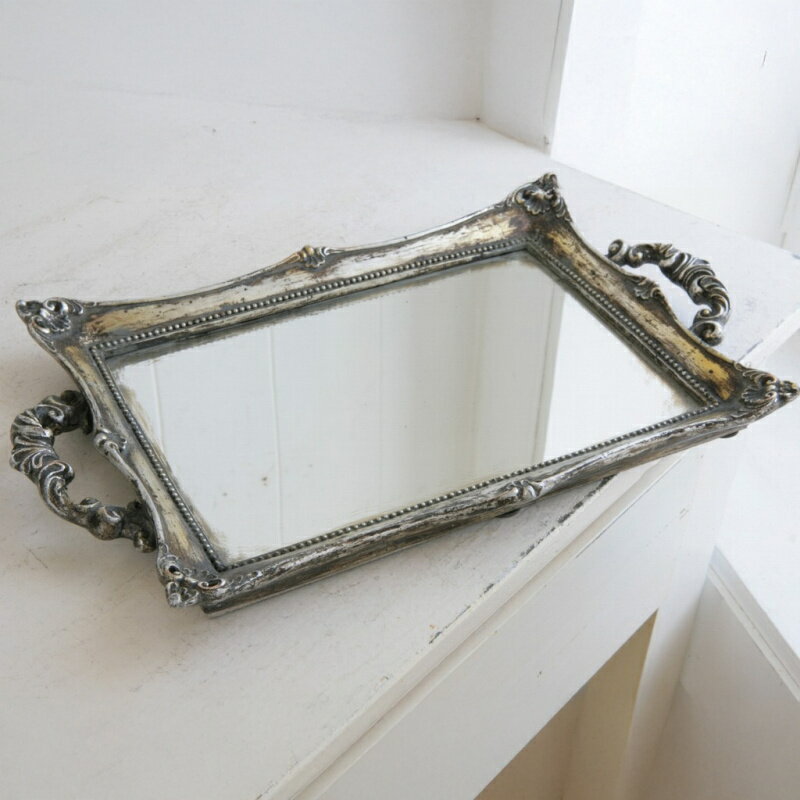 アンティーク風 オーバル・ミラートレー商品の特徴底面がミラータイプで、映されたものを引き立たせてくれるトレーのご紹介です。■お気に入りのアクセサリー、雑貨などを置いて個性的な空間を演出できます。サイズ■サイズ：約 幅33×奥行19.5×高さ...