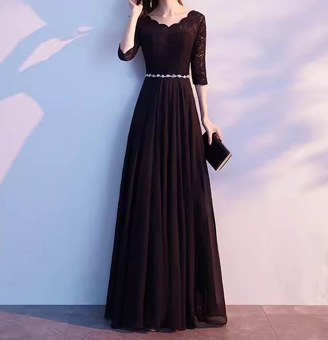 スタイリッシュでエレガントなデザインの、5分袖のロングドレスです。上品で大人可愛い雰囲気を演出し、主役級の存在感に。色展開 ブラックサイズ S M L XL 2XLサイズ(cm)S /バスト 83 /ウエスト 66 /身長 160〜170M...