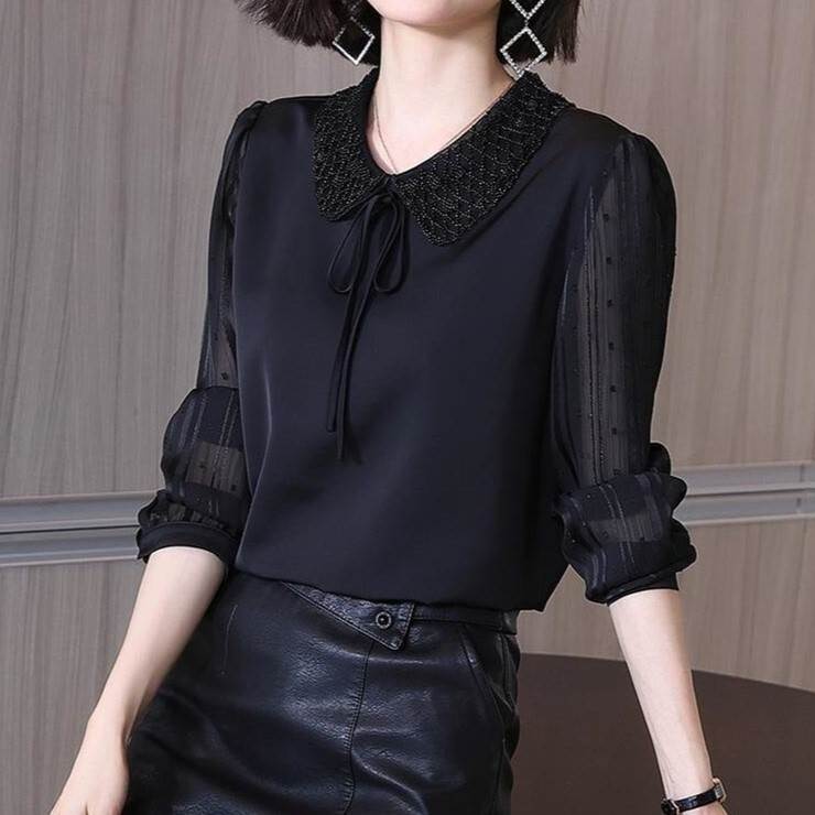 女性らしい大人可愛いシャツが登場しました。襟付きで上品さもプラスされ、リボンがアクセントになっています。ストレートなシルエットで、都会的でナチュラルな印象を与えます。ライブやデート、お出かけにもぴったりなアイテム。大人女性にぴったりの一枚で...