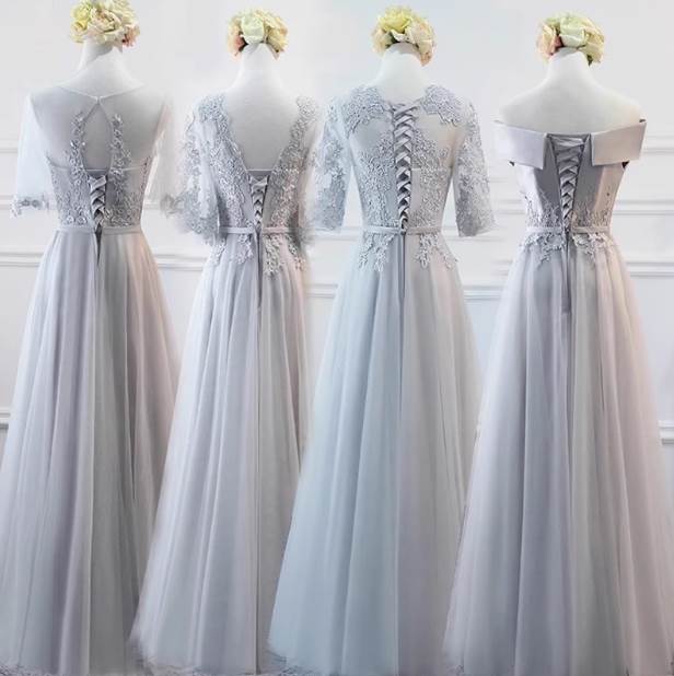 レースが印象的な淡いグレーのチュールドレス。背中は編み上げデザインで体にフィットし、体型をカバーしながらスタイルよく見せる事ができるハイウエストの長め丈デザインです。袖やデコルテ周りに透け感のある軽やかなアイテム。4タイプからお選びいただけ...