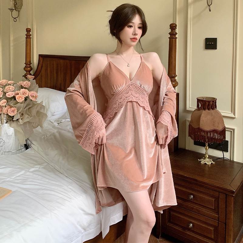 セクシーなネグリジェセットです。キャミワンピース・カーディガンの2点セット。お泊りやデートに着まわせます。色展開 ベージュ ブラック ワインレッド ライトブルーサイズ M L XLサイズ(cm)M /キャミワンピ・着丈 71 /キャミワンピ...