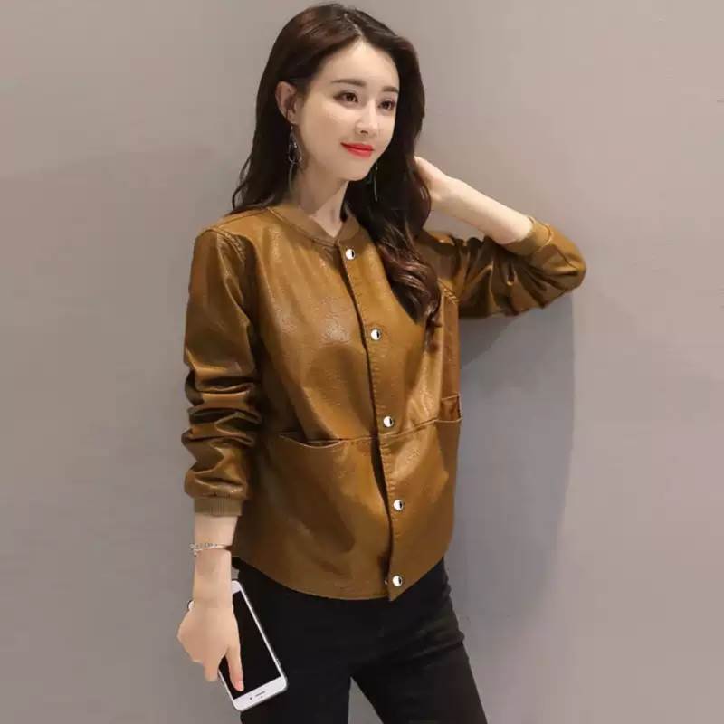 大人の女性にぴったりな、クールでおしゃれなレザージャケット。シンプルでありながら、可愛らしさとカッコよさを兼ね備えたアイテムで、秋冬のコーディネートにぴったり。普段使いやライブ、コンサートなど様々なシーンで活躍します！色展開 ブラウン ブラ...