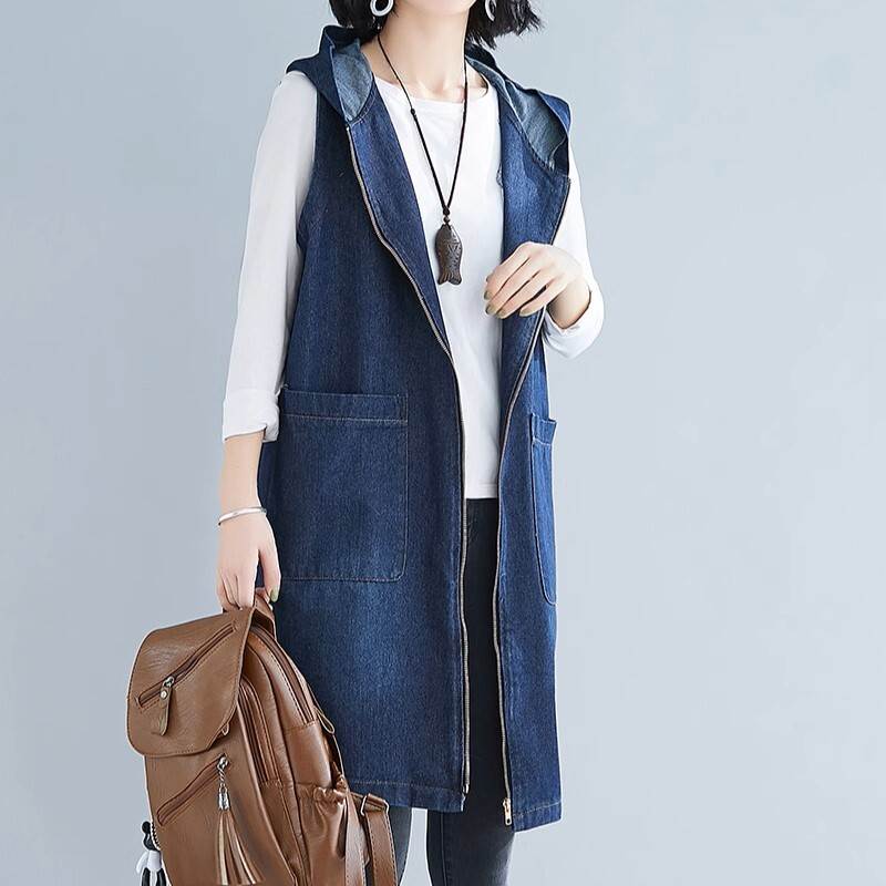 ロング丈で腰周りまですっぽりとカバーができるフード付きのベストです。パンツと合わせてカジュアルに、スカートと合わせて上品にも仕上げることができ、ロングシーズン着回しのできる大人可愛い1枚です。色展開 ネイビーサイズ M L XL 2XLサイ...