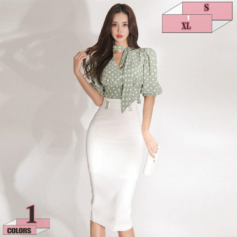 表地：ポリエステルメイン素材：ポリエステル◆ シャツ×スカートの2点セット、スーツとしての役割はもちろんのこと、単品での着まわし力にも優れたアイテムです。◆ 華やかなフリル、リボンを合わせたシルエットがポイント。大人セクシーで可愛らしく上品...