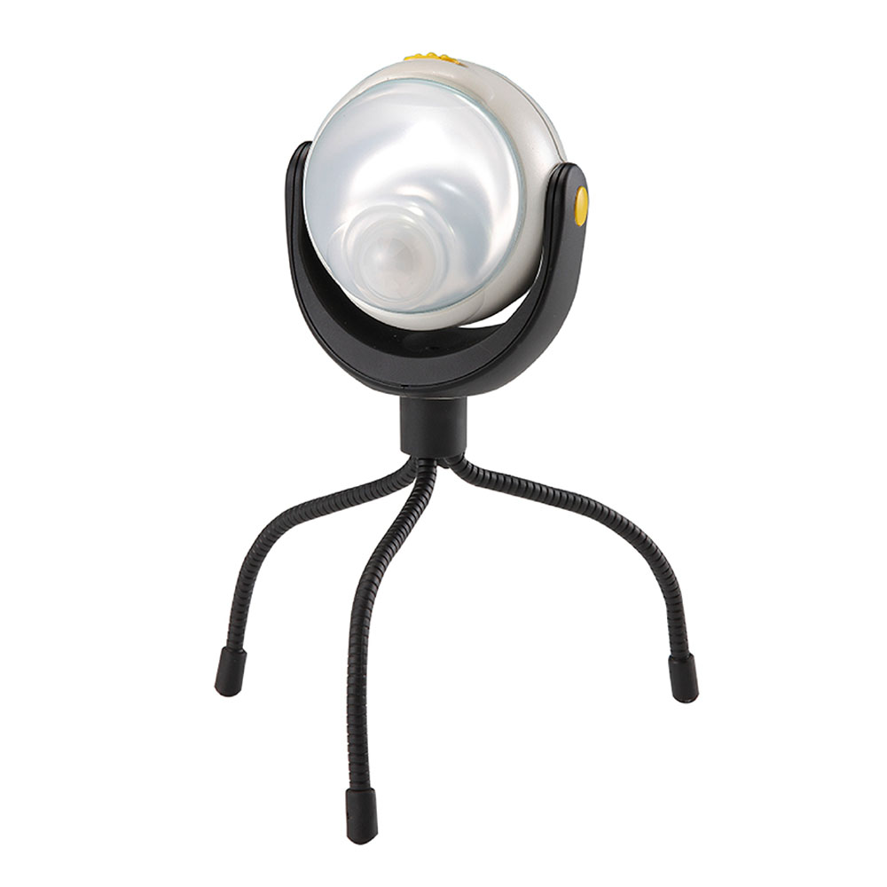 【 2年間で80万個の販売実績 】 取付け自由自在。 今まで取付けにくかったあらゆる場所に！ 自由に曲がる三脚でどこでも取付けできるセンサーライトが登場しました。 三脚が付いているので足場の悪い場所、三脚の形を変えることでフェンスや柱など垂...