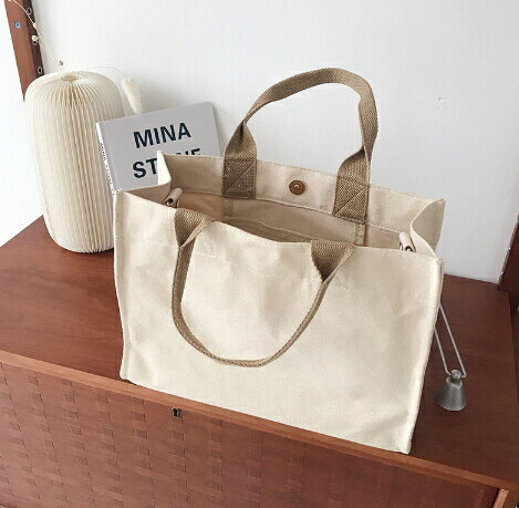 26*33*12cm☆手作り、海外生産の為、多少の柄ずれ、キズ、汚れがある場合がございますので、予めご了承ください。☆ 背景の小物等は撮影の為のイメージですので商品には含まれません。 ☆照明の具合で実際とは色合いが異なる場合がございます。