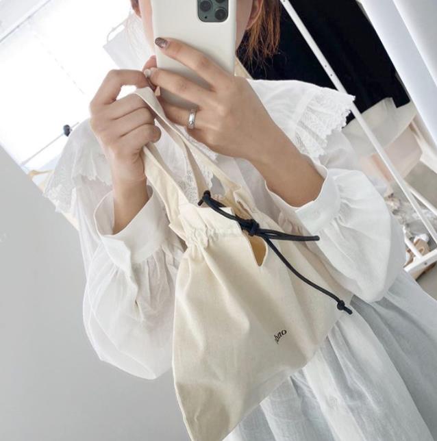 ☆手作り、海外生産の為、多少の柄ずれ、キズ、汚れがある場合がございますので、予めご了承ください。☆ 背景の小物等は撮影の為のイメージですので商品には含まれません。☆照明の具合で実際とは色合いが異なる場合がございます。☆通常、商品準備は7-1...
