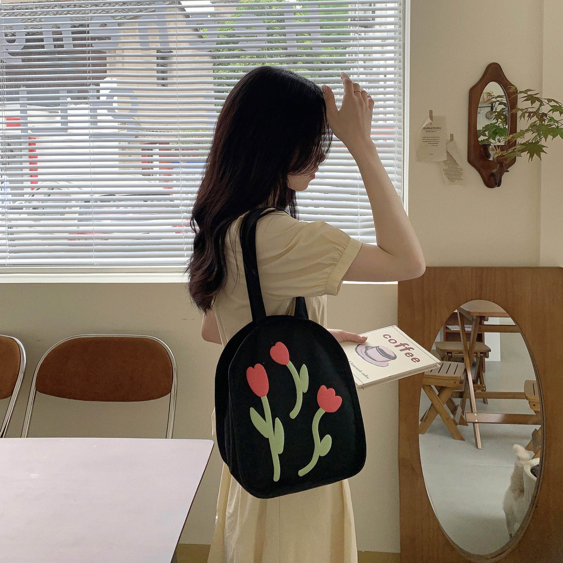 "☆手作り、海外生産の為、多少の柄ずれ、キズ、汚れがある場合がございますので、予めご了承ください。☆ 背景の小物等は撮影の為のイメージですので商品には含まれません。☆照明の具合で実際とは色合いが異なる場合がございます。☆通常、商品準備は7-...