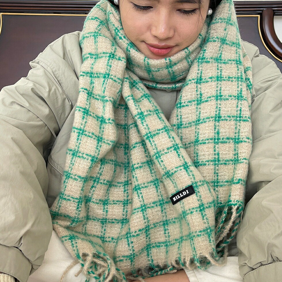 このニットチェック柄マフラーは、かわいらしいデザインで、韓国ファッションにぴったりです。全5色から選べるので、あなたのスタイルに合わせてコーディネートを楽しめます。暖かくて柔らかい素材感が魅力的で、寒い季節に欠かせないアイテムです。