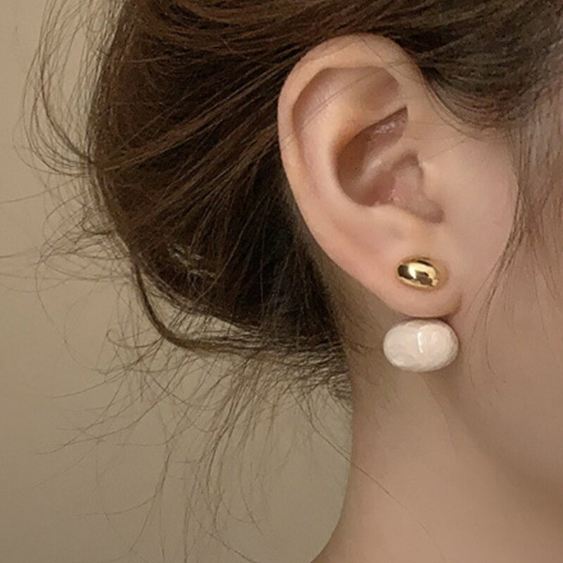 個性的なデザインのピアスで、韓国ファッションを取り入れたスタイルを楽しめます。S925ポストを使用しているため、安心してお使いいただけます。どんなコーディネートにも合わせやすく、日常使いにもぴったりなアイテムです。