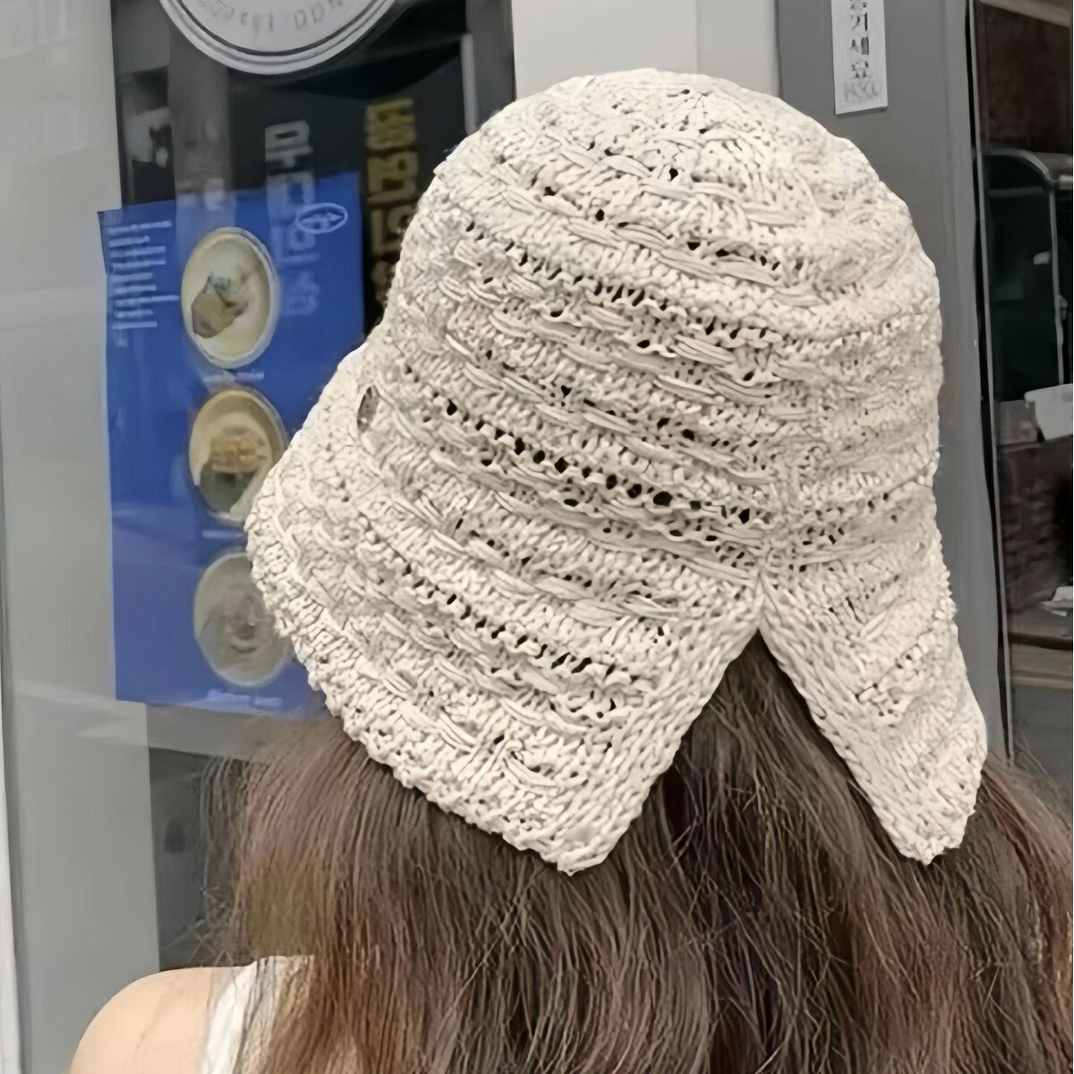 春夏にぴったりのバケットハット。韓国ファッションを取り入れたデザインで、スタイリッシュに決まります。カジュアルなコーディネートに最適なアイテムです。
