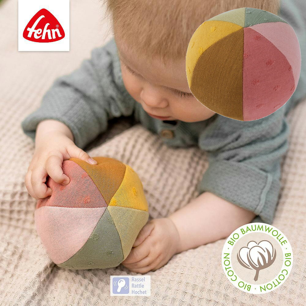 サイズ：直径11cm 鈴の入ったシンプルなボールです。 オーガニックコットンで作られています。 フェーン社はドイツのレーデンタールという街に本社を構える、1949年から続く歴史ある会社です。 0歳から1歳半のお子さまに届ける柔らかでモダンな...