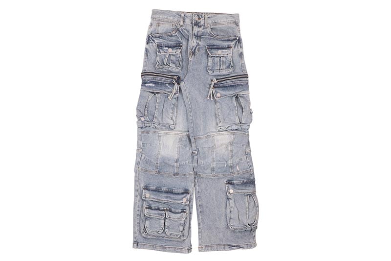 ★商品説明★ スタイル デニムパンツ 素材 98% COTTON / 2% SPANDEX サイズ ●30 ┣ウエスト:86cm ┣総丈:105cm ┣股下:80cm ┗裾幅:27cm ●32 ┣ウエスト:90cm ┣総丈:107cm ┣股...