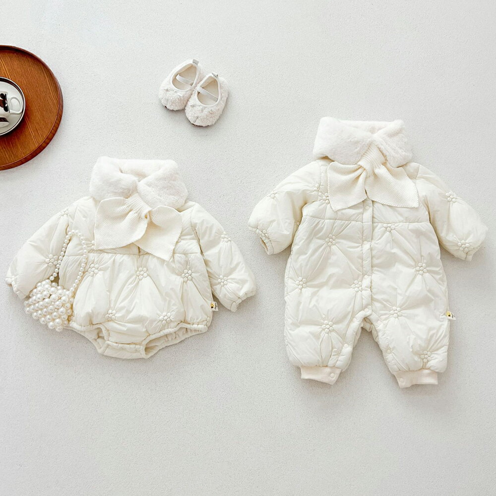 商品説明商品名カッコ可愛いベビー用ロンパース ベビー服にもトレンド要素を取り入れたいおしゃれママ必見！ 中綿入りで保温性に優れ温かく軽量で着心地も快適。 目を引きつけるデザインが、外出時も注目を集めること間違いなし。 おしゃれで遊び心のある...