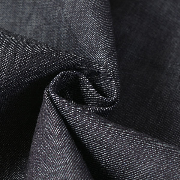 ◆商品説明◆ カラー：紺 巾：140cm 商品説明：厚さ：普通・コットンレギュラーオンスストレッチデニムです。ハリコシのあるしっかりした素材です。パンツ、スカート、ワンピース、ブルゾン、ジャケットなどやポーチやバッグなどにも。初めは色落ちす...