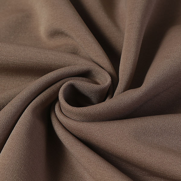 ◆商品説明◆ カラー：モカ 巾：180cm 商品説明：厚さ：普通・ポリエステルハイテンションはキックバック（伸びて縮む）の良い2WAYストレッチで、ふくらみ感があり、ソフトな風合で、裏起毛によりウオーム感があります。パンツに最適な素材ですが...