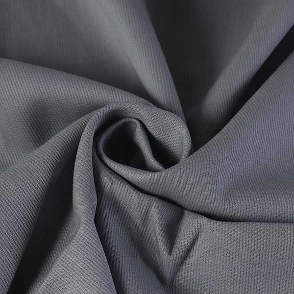 ◆商品説明◆ カラー：グレー 巾：110cm 商品説明：厚さ：やや薄手・コットンドビーピケはたて畝の凹凸のテクスチャー感があり、サラっとしてドライ感のある素材です。シャツ、ブラウス、ワンピース、スカート、パンツなどやポーチやバッグなどにも。...