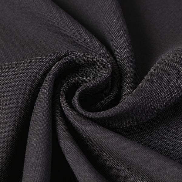 ◆商品説明◆ カラー：黒 巾：140cm 商品説明：厚さ：普通・ポリエステルボイル（強撚）トロピカル（平織）は、伸縮性のある糸使用で、ストレッチ性のあるサラッとして綺麗な落ち感のある素材です。ブラウス、ワンピース、スカート、パンツ、羽織ジャ...