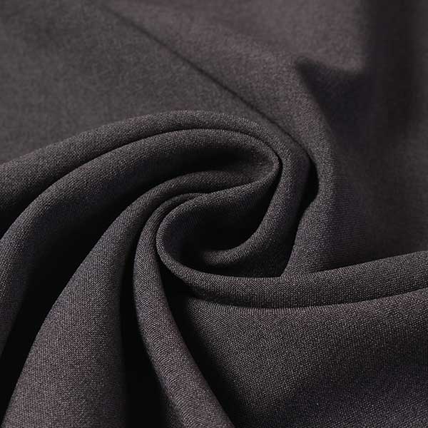 ◆商品説明◆ カラー：黒 巾：145cm 商品説明：厚さ：普通・ポリエステルポプリン（平織）はバルキー糸使用でやや伸縮性があり、サラッとして落ち感のある素材です。シャツ、スカート、パンツ、ブルゾン、などやお手入れも簡単でしわになりにくい素材...