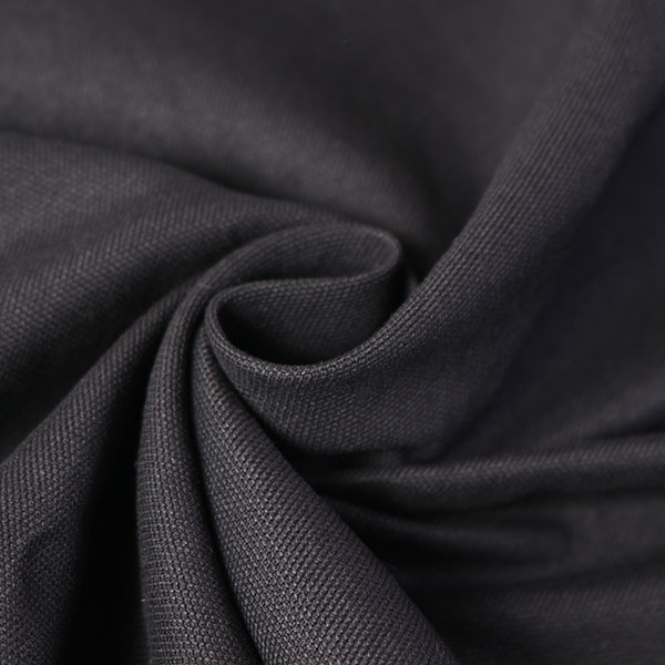 ◆商品説明◆ カラー：黒 巾：109cm 商品説明：厚さ：やや薄手・コットンと特殊和紙のオックス（平織はややハリ感があり、砂繊細なパウダータッチで、サラッとしたナチュラルな素材です。和紙の糸は日本古来の糸で、綿より繊維が長く絡み合っているた...