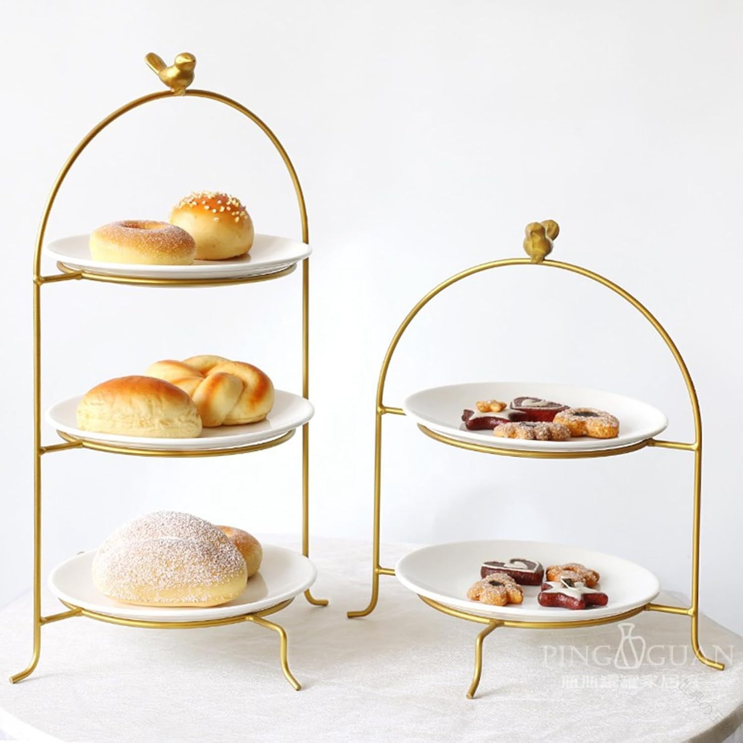 .3層 2層 ガラス セラミック ケーキ スタンド は アフタヌーン ティー パーティー ウエディング に ぴったり の おしゃれ な ケーキ お菓子 果物 収納 ホルダー プラッター ラック です。 テーブル を 華やか に 演出 し、 ...