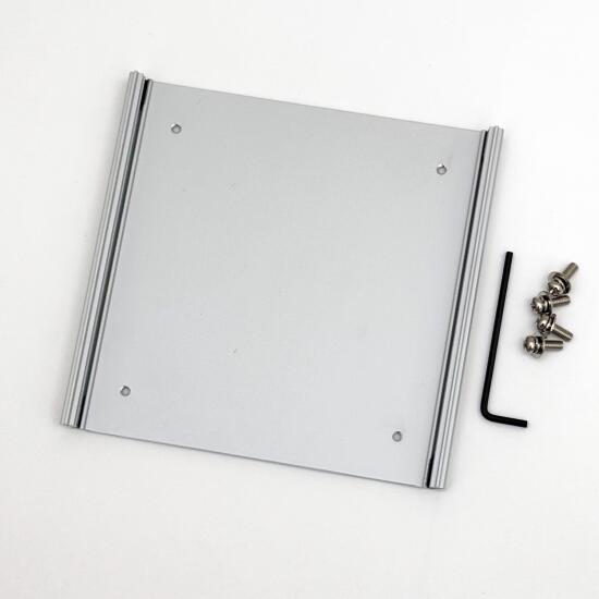 Umbrella Company HP-AMP専用のVESAマウント対応ボトムプレートです。 交換することで、VESA（100mm）マウントへの取り付けが可能になります。 ●HP-AMP VESA PLATE内容 ・交換用ボトムプレート(V...