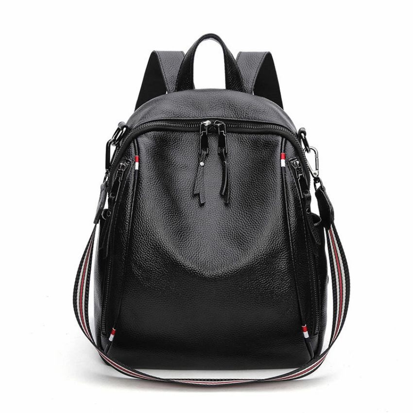 商品情報 ●【商品名】バックパック?リュック ●【サイズ】高さ30cm/幅27cm/奥行10cm ●【素材】牛革 ●パッケージ開封時に接着剤や表面加工剤など薬剤の臭いが発生する場合がございます。製品品質上は問題ございませんが、素材や加工方法...