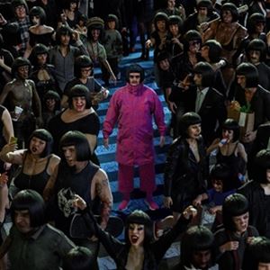 ALONE IN A CROWDCD発売日2023/9/29詳しい納期他、ご注文時はご利用案内・返品のページをご確認くださいジャンル洋楽ポップス　アーティストオリヴァー・ツリーOLIVER TREE収録時間組枚数商品説明OLIVER TRE...