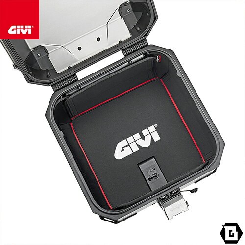 商品詳細・スペック 【商品説明】 GIVI E202Bは、Trekker Outback EVO Smartシリーズ用トップケースの底面に装着する専用インナーライニングです。 ケース内部へ装着することで、収納物への傷付きを軽減し、走行中の振...