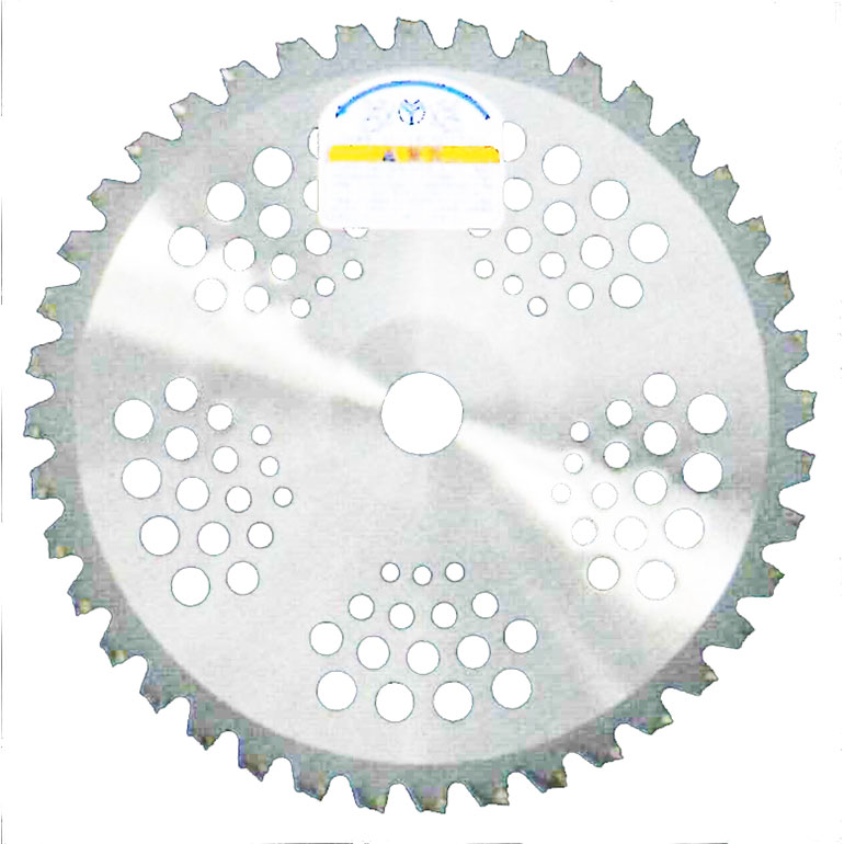 播州名人 おわん型 草刈りチップソー 255mm×40P(ピッチ)×1枚 No.20210 BP入 斜面での作業効率アップ！ 切れ味抜群のR刃、コブが小石からチップを守る！！ 河川敷、畦、用水路、ノリ面等の草刈りに最適！！ 仕様 品名 播州...
