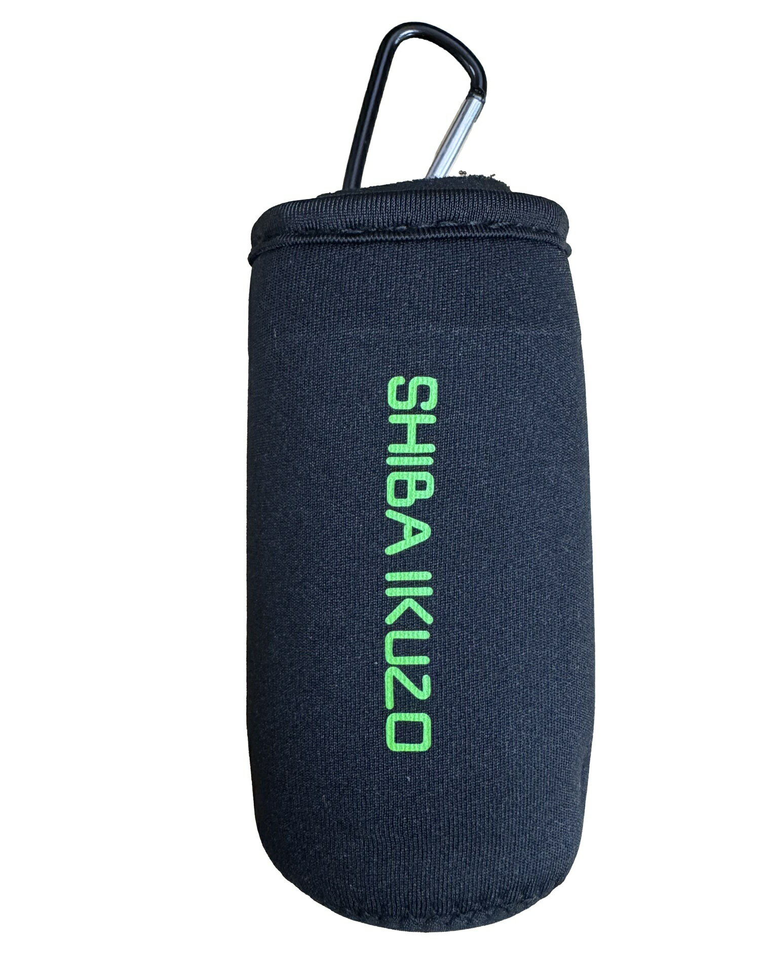 TKTGOLFのブランド【芝育造商店】からボールポーチが新登場！ウェットスーツのような伸縮素材（ネオプレン）を採用したこのポーチは最大ボール3個をしっかりホールド複雑なジッパーやボタンは一切なし伸縮素材で上部開口部から出し入れが簡単な直感的...