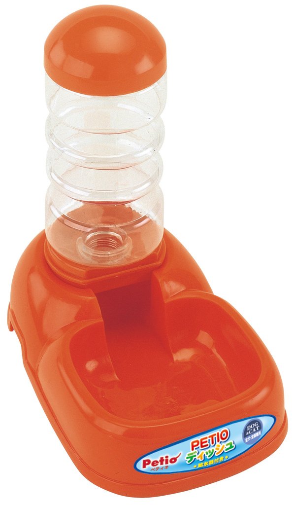 水が少なくなると自動的に給水する給水器付きタイプ。給水器容量約450ml。