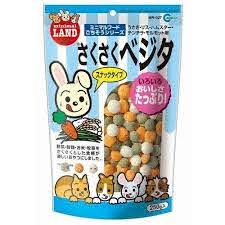 穀類・牧草とにんじん・お米の3種類のスナックをミックスした、さくさくとした食感のおやつです。さくさくとした食感のおやつです。原材料：小麦、えんどう豆、アルファルファ、とうもろこし、にんじん、パプリカ、乳化剤、米。