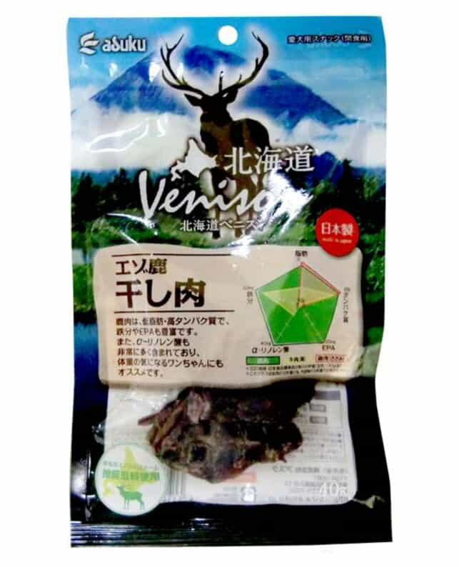 低脂肪、高タンパク質、鉄分、EPA、αリノレン酸が豊富。原材料：えぞ鹿肉、D−ソルビトール、グリセリン、リン酸塩NA、保存料（ソルビン酸K）、発色剤（亜硝酸NA）。幅×奥行×高さ=145×20×245(mm)。低アレルギー素材、カロリーやコ...