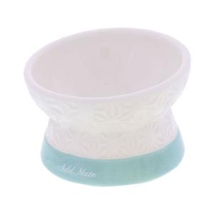 底面が広く安定し食器が逃げていかない。スベリ止め付。原材料：陶土。幅×奥行×高さ=125×125×85(mm)。持ちやすくスベリにくいデザイン。フードが中央に集まり食べやすい形状。