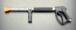 型番EA115B-3 商品説明●ノズル径…2.3mm●全長…約800mm●ホース接続…G（PF）3/8”(EA115BA-11、-12)●最高圧力…18MPa●最高吐出量…50L/min●中間握りのハンドル操作で直噴から噴霧噴射まで無段階で...