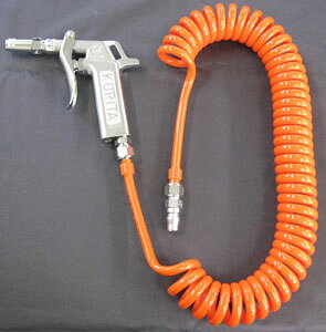 型番EA123AM-2H 商品説明●ノズル口径…9mm●ノズル穴径…2.5mm●ノズル長…39mm●エアー量…600L/min●常用圧力…0.69MPa●ホース全長…5m●使用範囲…3.5m●本体材質…アルミダイカスト●付属品…プラグ●ホー...