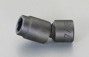 型番EA164WC-10 商品説明●ピン固定用●差込角…3/8”●対辺(mm)…10●外径…22.2mm●全長…51.6mm●材質…スチール ★注意事項★商品画像に複数商品が載っており、番号やアルファベットが記載されている商品がございます。...
