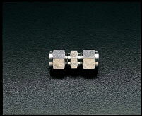 型番EA425CG-8 商品説明●材質…SUS316●使用温度…−196〜600℃●適用パイプ外径…8mm●チューブ使用時は、インサートリングが別途必要となります。●使用圧力はチューブ使用圧力に準拠する。 ★注意事項★商品画像に複数商品が載...