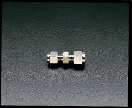 型番EA425CG-810 商品説明●材質…SUS316●使用温度…−196〜600℃●適用パイプ外径…8×10mm●チューブ使用時は、インサートリングが別途必要となります。●使用圧力はチューブ使用圧力に準拠する。 ★注意事項★商品画像に複...