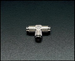 型番EA425DE-6 商品説明●本体…SUS316●使用流体…空気●使用圧力… 0〜1.0MPa(0〜10kgf/c)●使用温度…−15〜120℃(凍結なきこと)●チューブ外径…6mm ★注意事項★商品画像に複数商品が載っており、番号やア...