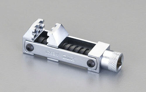 型番EA463PG-10 商品説明●差込角…3/8”●サイズ…28.2(W)×87(L)×27(H)mm●開口幅…40mm●全長…87mm●重量…170g●ホースバンド付近のセンサーやダクト・ホースなどを外さず作業が可能。●スクリュー式なの...