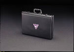 型番EA506KB 商品説明●メーカー…明邦化学工業（MEIHO）●商品名…アタッシェケースA3●重量…1140g●材質…耐衝撃性コポリマー●サイズ…468×344×105(H)mm●A3サイズが収納できます。 ★注意事項★商品画像に複数商...