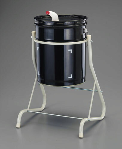 型番EA520W-6 商品説明●適用…丸型20L缶用●サイズ…410(W)×380(D)×500(H)mm●付属品…缶用ノズル●缶の角度が変えられ、エンジンオイル等の小分けに便利です。●写真の缶は別売りです。 ★注意事項★商品画像に複数商品...
