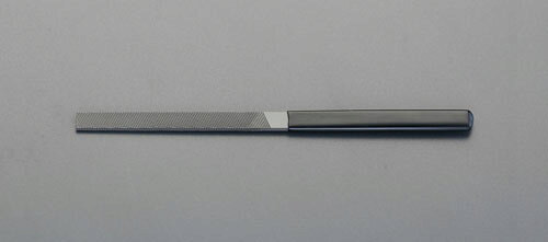 型番EA521PH-6 商品説明●全長…215mm●刃長…110mm●幅…11mm●厚み…3.5mm●粗さ…大粗目●材質…合金工具鋼(SKS-8)●用途…鉄・アルミ・プラスチック等、万能に使用できます。 ★注意事項★商品画像に複数商品が載っ...