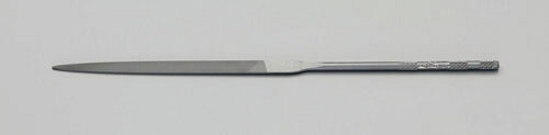 型番EA521VX-22A 商品説明●形状…先細●粗さ…粗目●全長…160mm●刃長…80mm ★注意事項★商品画像に複数商品が載っており、番号やアルファベットが記載されている商品がございます。その場合は、「商品番号の末尾」に記載されている...