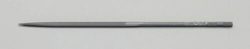 型番EA521VX-52B 商品説明●形状…楕円●粗さ…中目●全長…160mm●刃長…80mm ★注意事項★商品画像に複数商品が載っており、番号やアルファベットが記載されている商品がございます。その場合は、「商品番号の末尾」に記載されている...