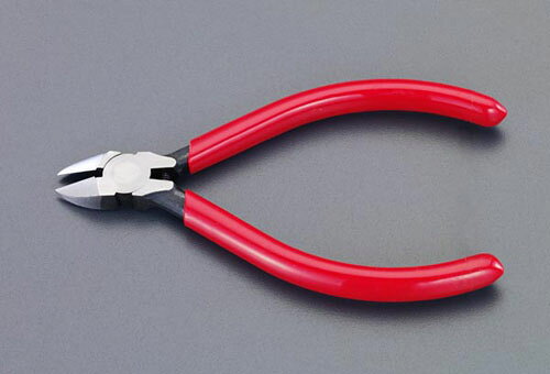 型番EA535JA-100 商品説明●オーバル●全長…100mm●切断能力…銅線：φ1.8mm、鉄線：φ1.0mm、より線：φ1.8mm●刃硬度…HRC60●バネ付 ★注意事項★商品画像に複数商品が載っており、番号やアルファベットが記載され...