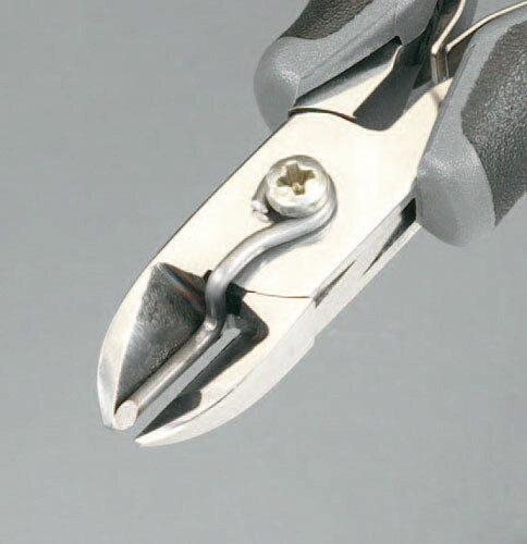 型番EA535KC-11A 商品説明●メーカー…KNIPEX（クニペックス）●型番…7712115ESD●全長…115mm●斜刃●表面抵抗…1×10^5Ω以上、10^12Ω未満●仕上げ…高級磨き●ハンドル…コンフォート(ESD)●仕様…バネ...